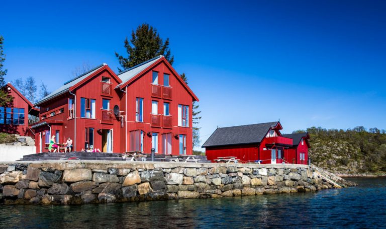 Mortimer And Whitehouse Norway Christmas Special | Sportquest Holidays